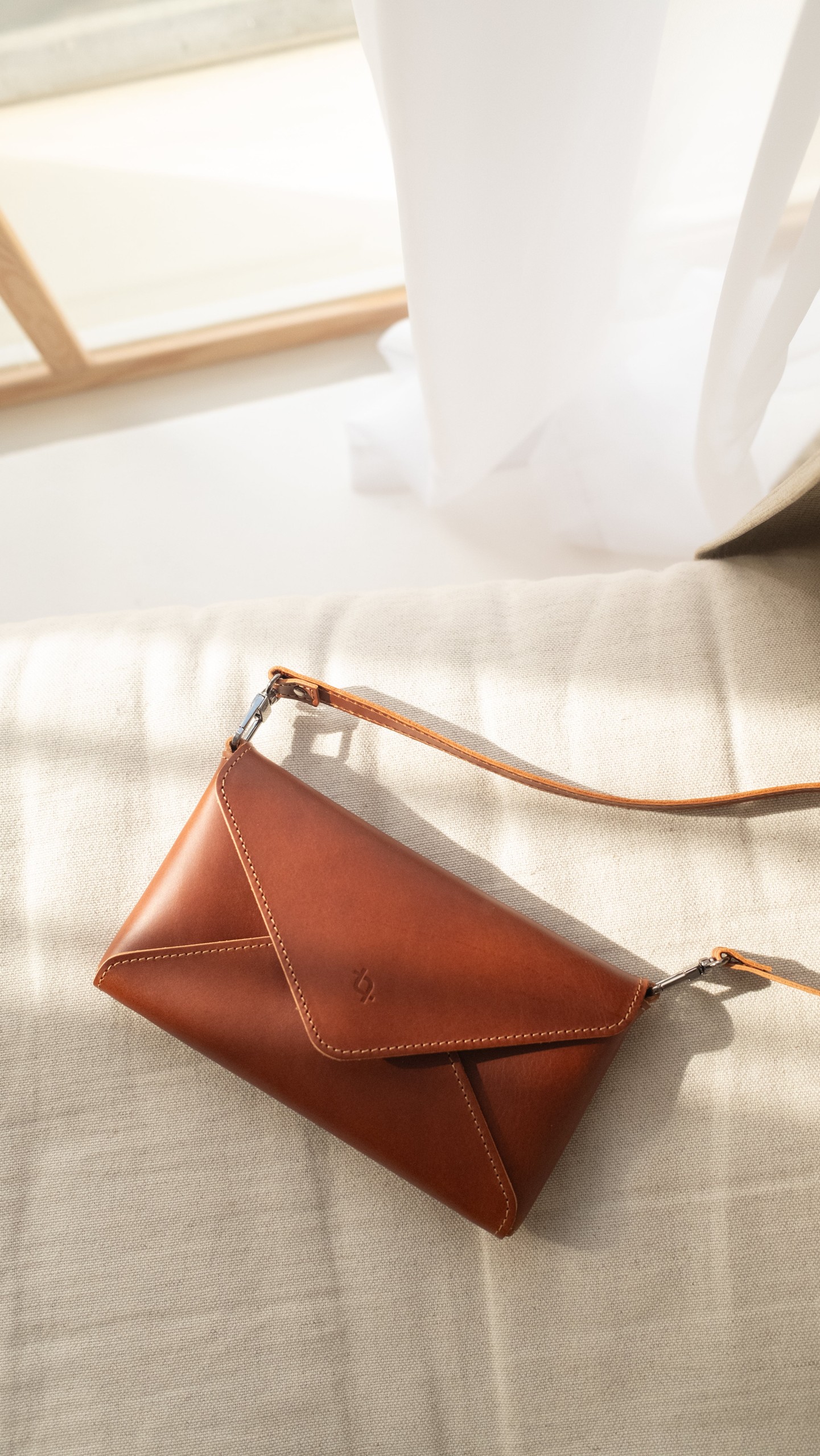 Mini Model Clutch with 3 Straps - Cognac | Hertwill