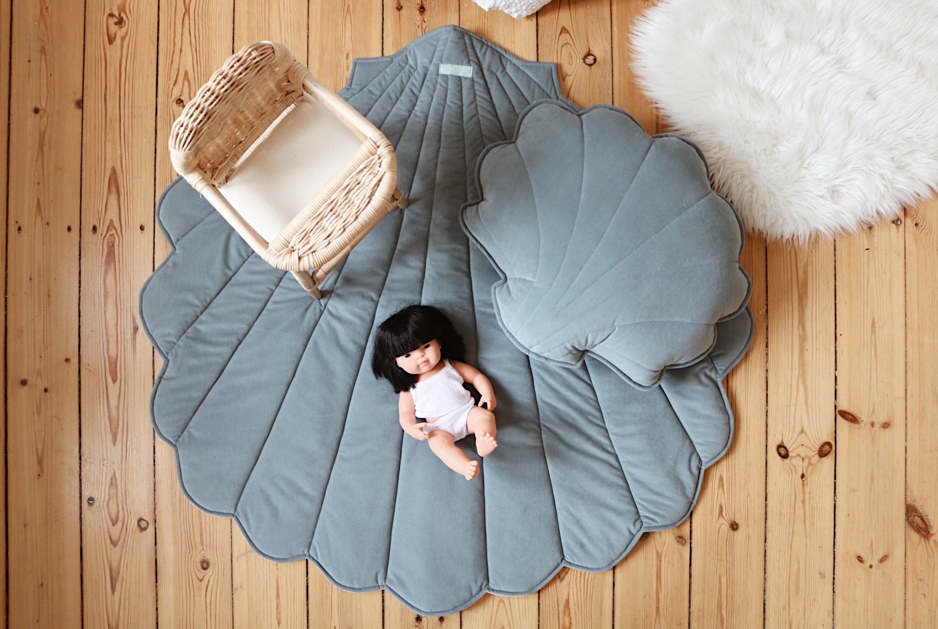 Organic Cotton and Velvet Shell Playmat - Blue | Hertwill