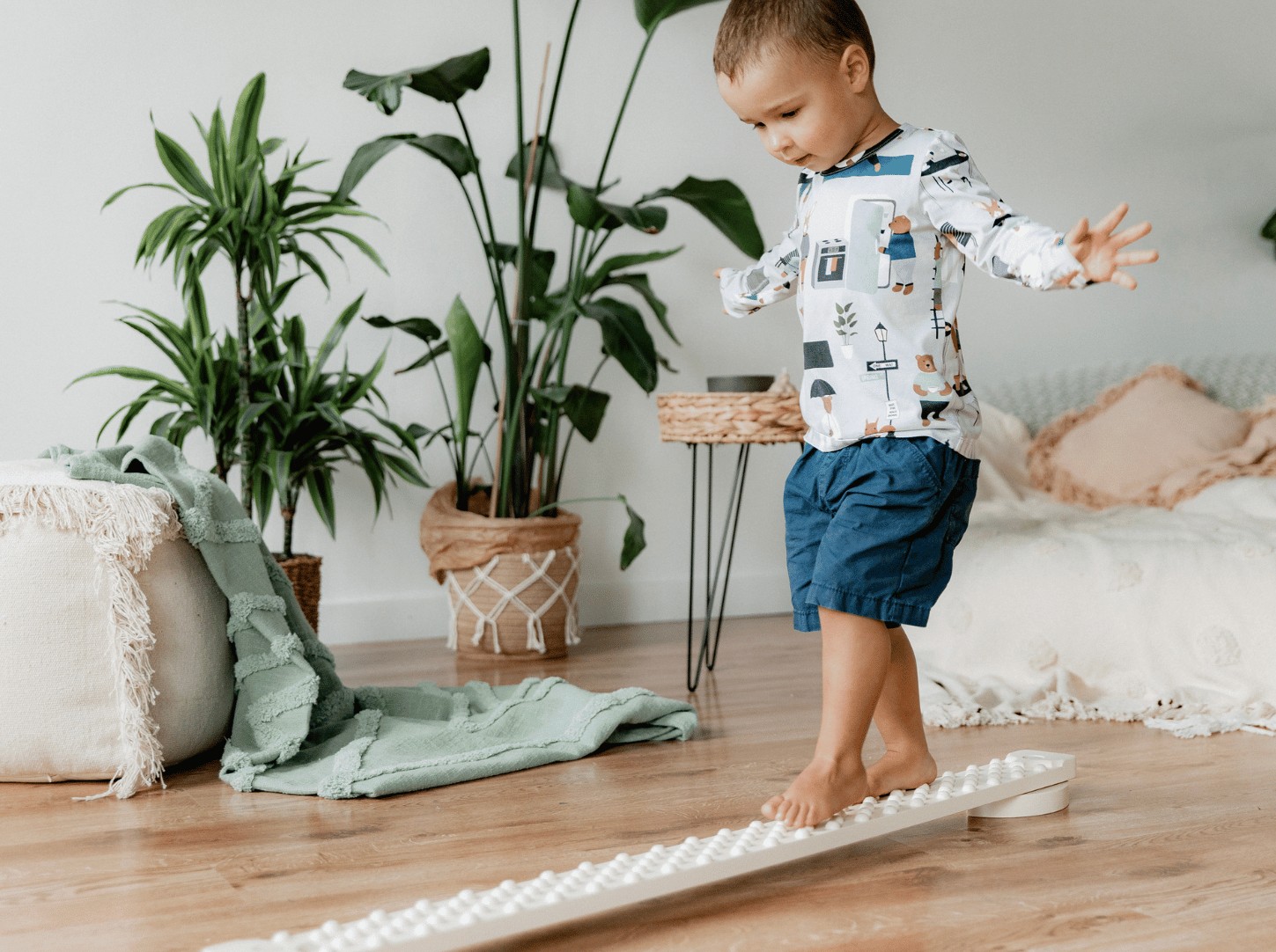 TipiToo® Solo Single Double-Sided Balance Beam With Dots | Hertwill