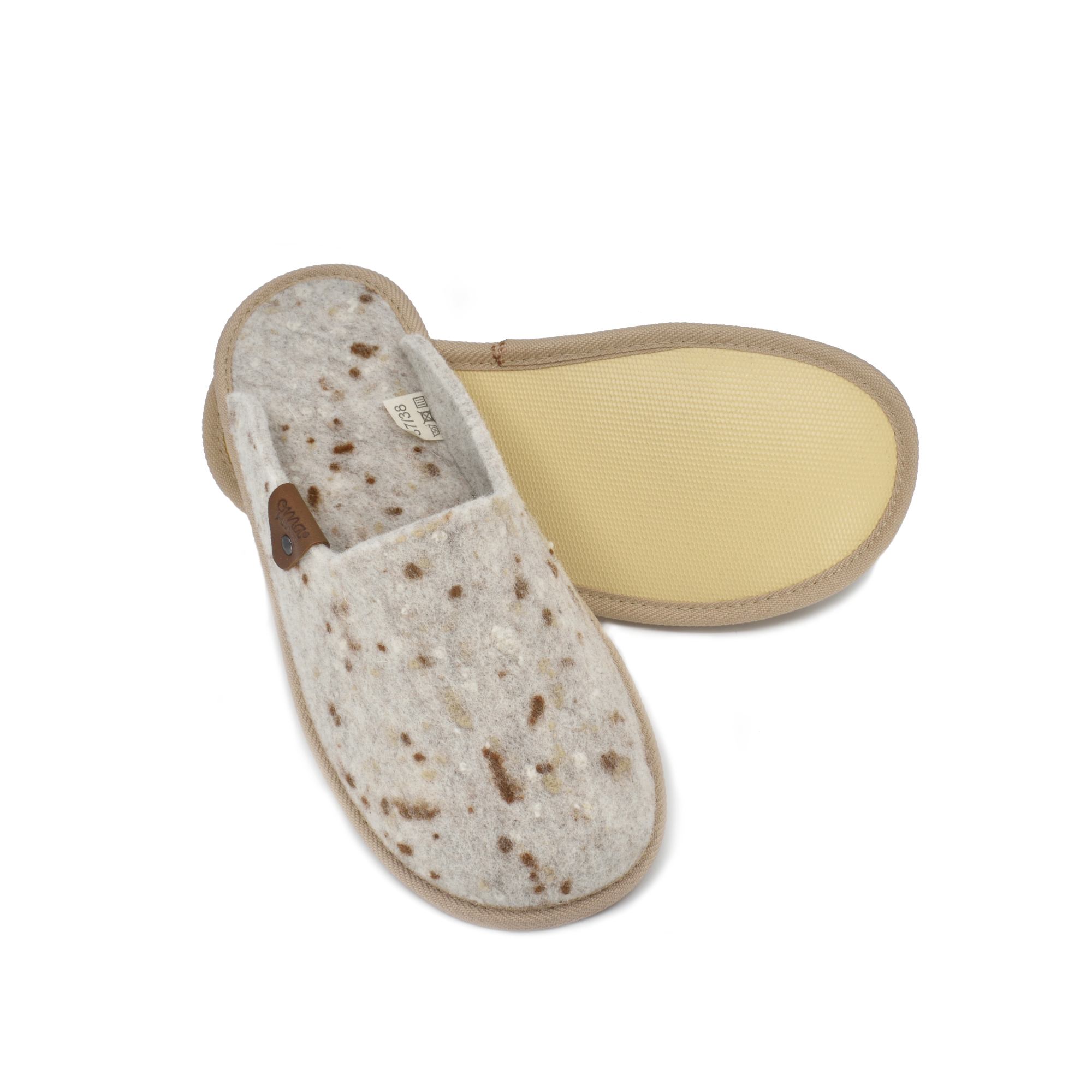 Natural felt slippers Pelsi - Beige with Dots | Hertwill