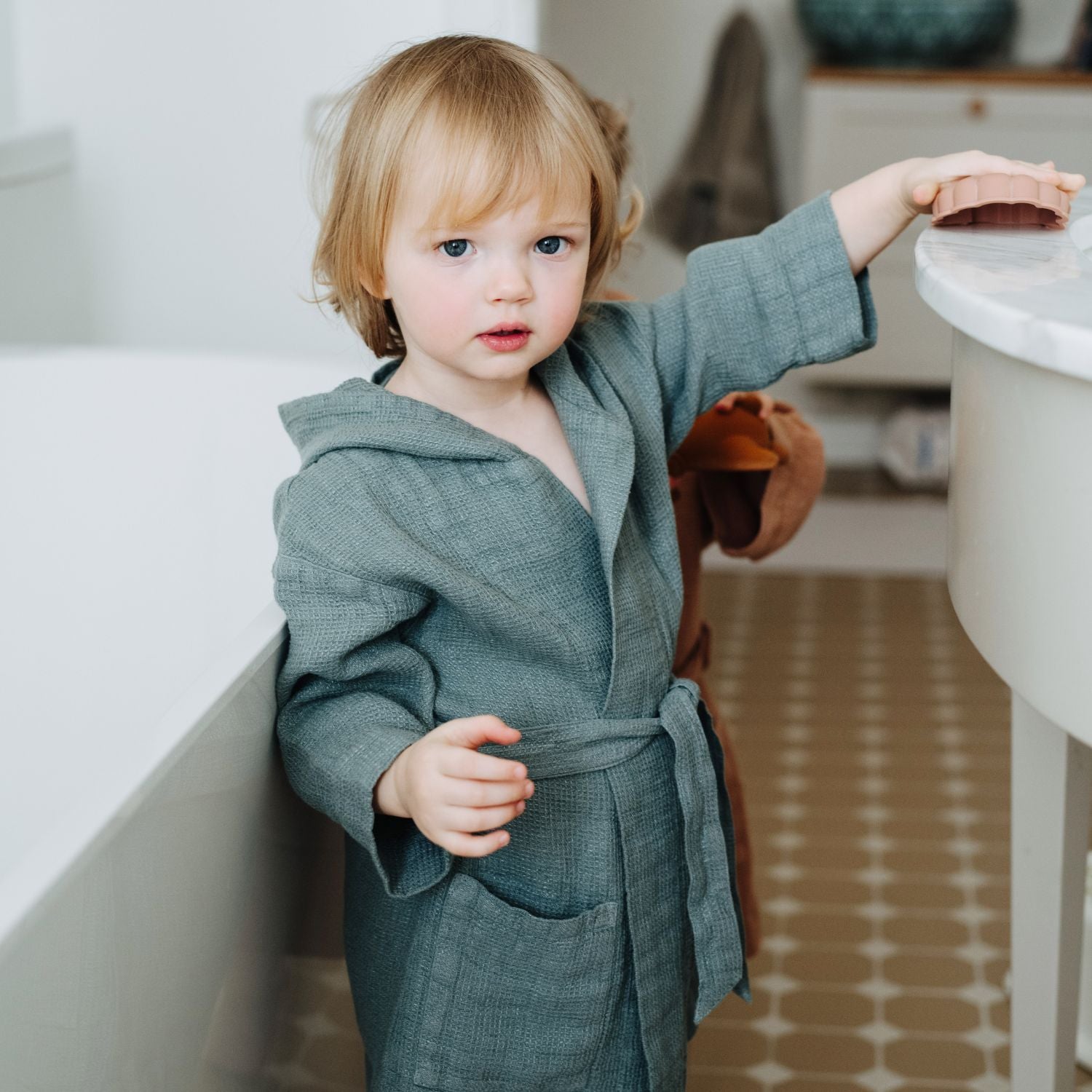 Linen Bathrobe for Kids - Blue Fog | Hertwill
